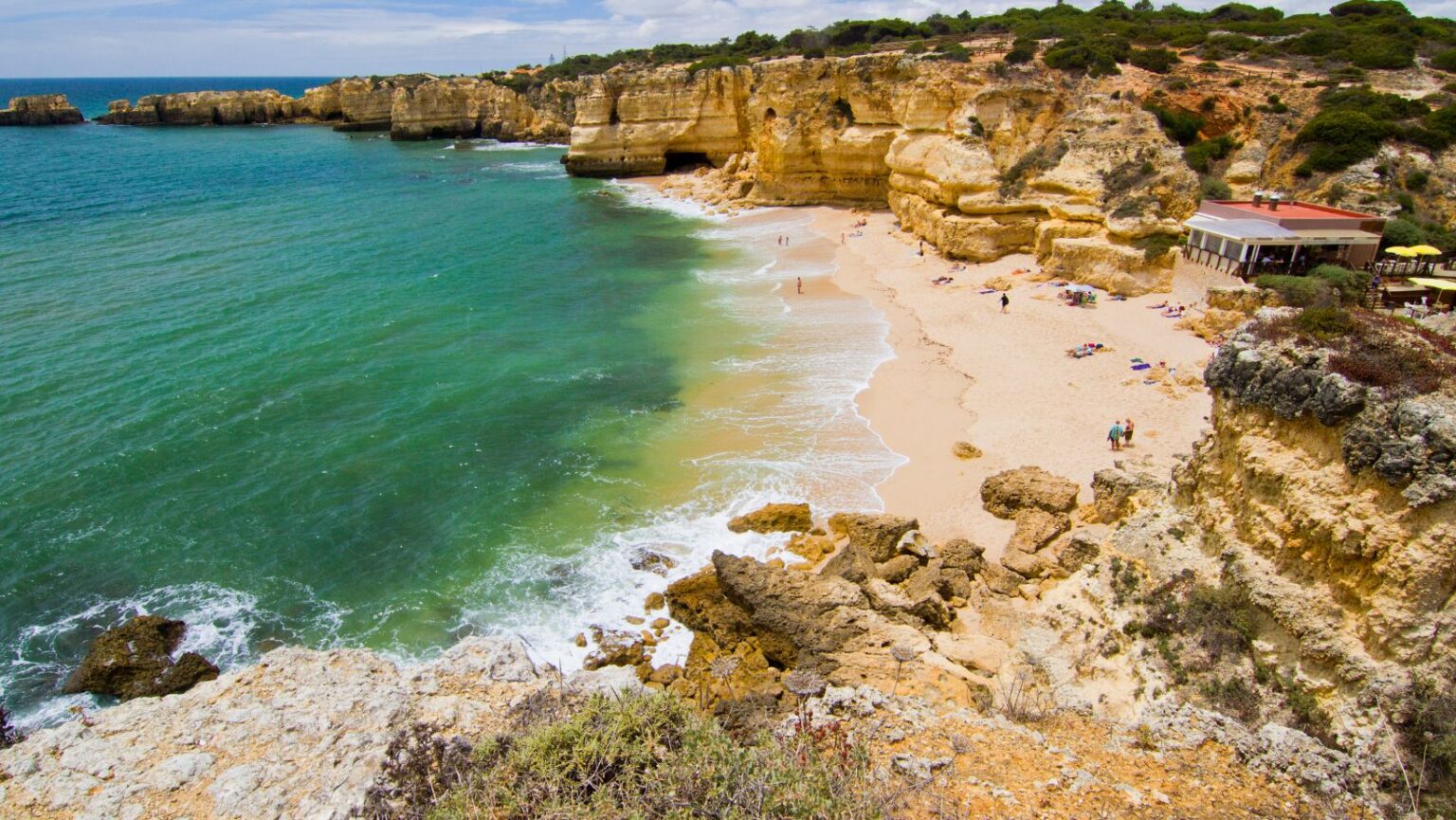 Easy & Convenient Parking in Albufeira for Visitors