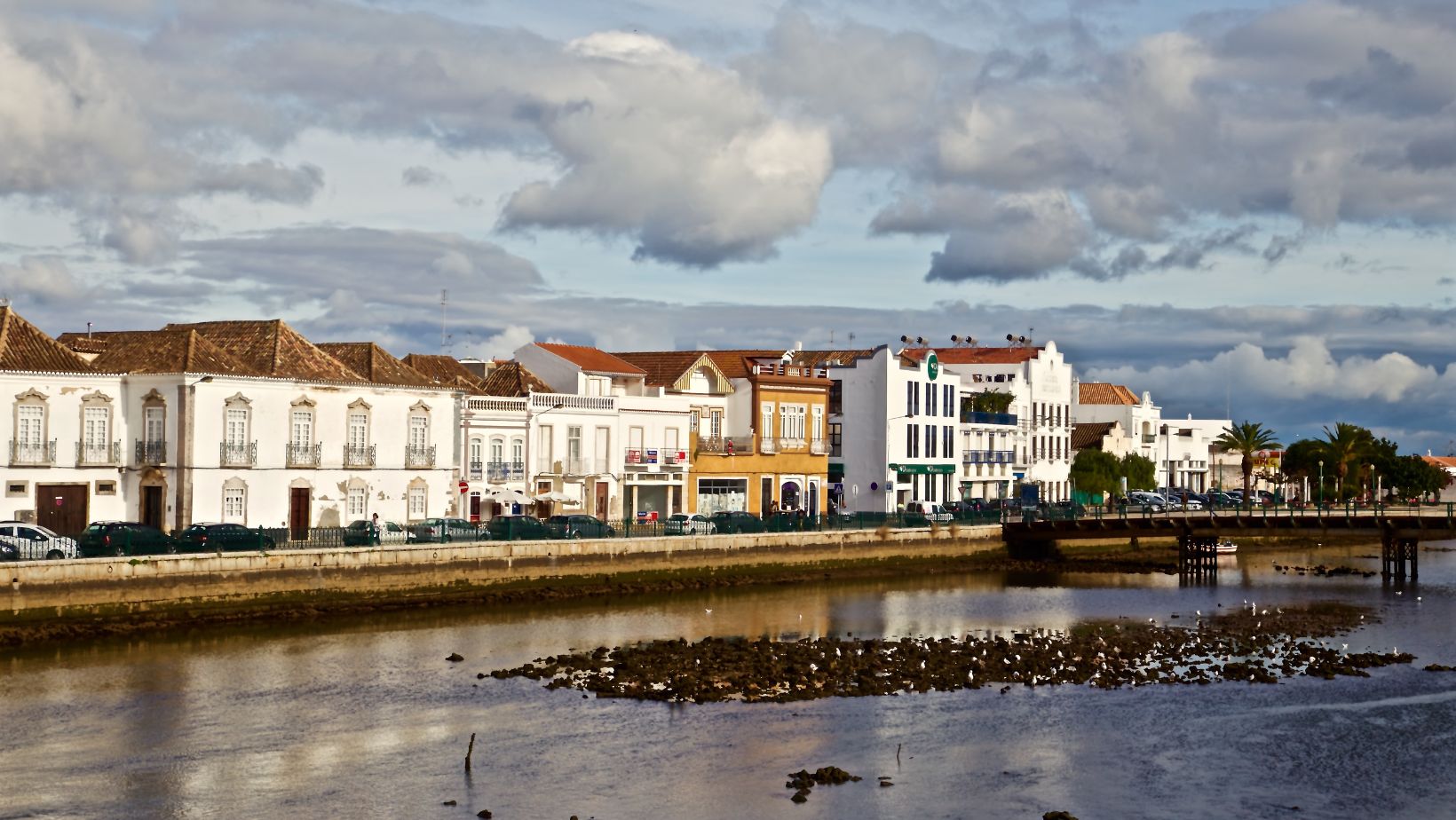 Convenient and Affordable Parking in Tavira Guide